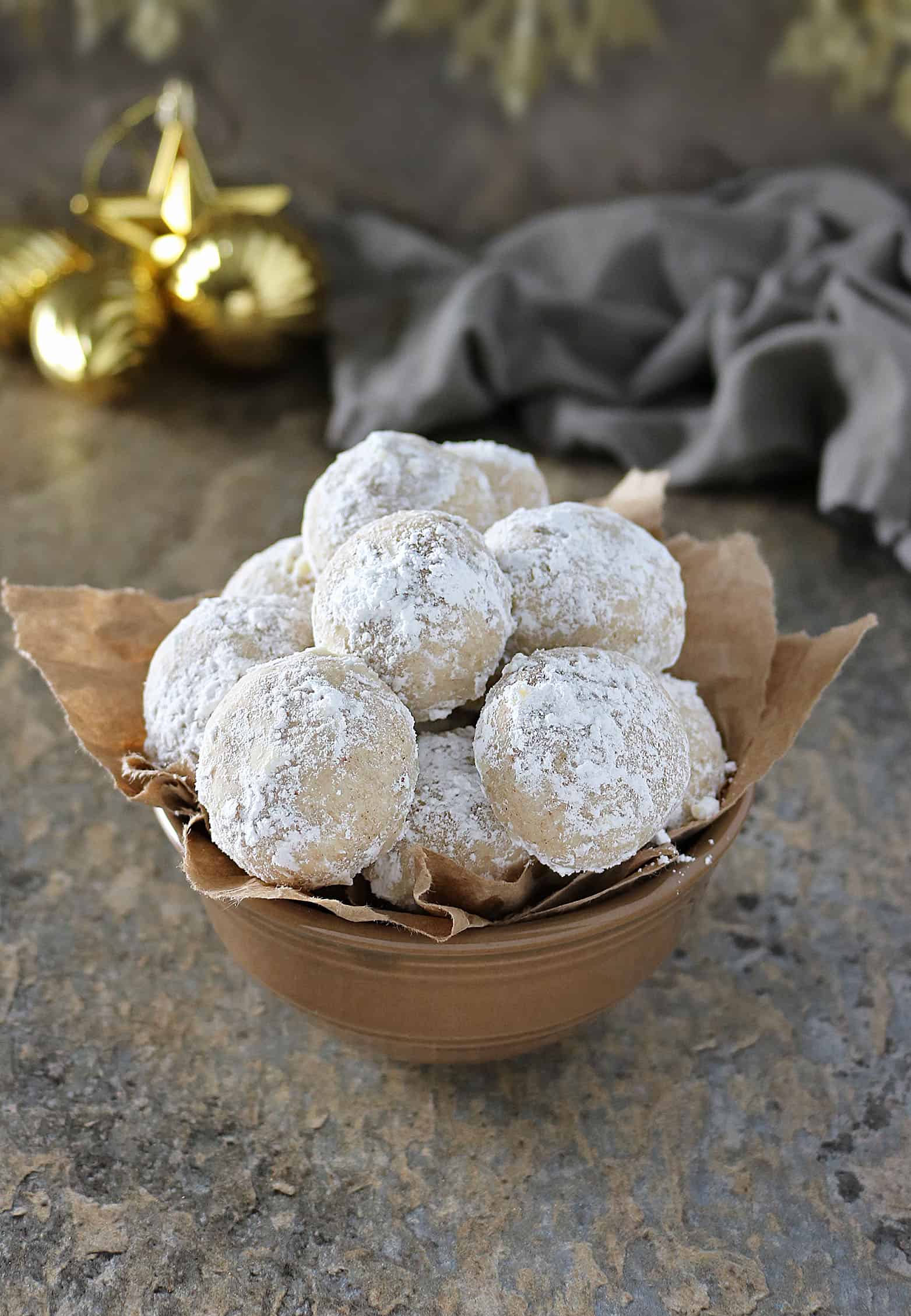Easy Vegan Cardamom Cinnamon Snowball Cookies Easy Vegan Cardamom Cinnamon Snowball Cookies