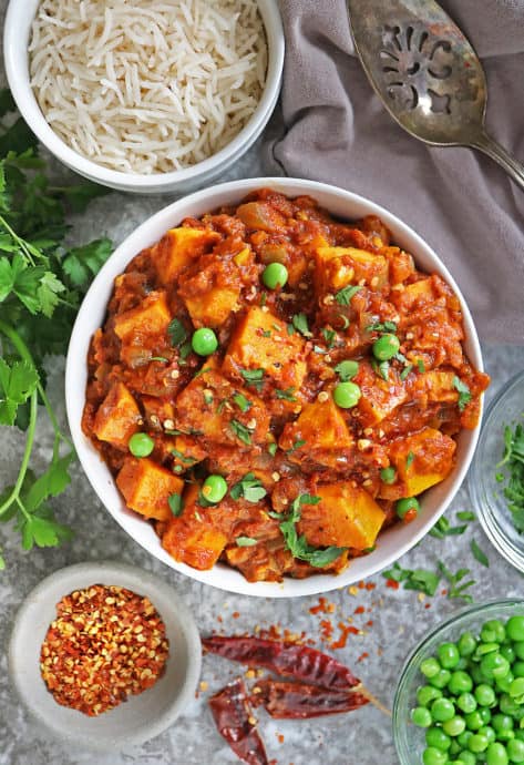 One Pot Easy Sweet Potato Curry - Savory Spin